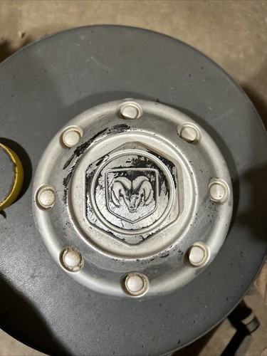 (1) OEM 2000-2002 Dodge Ram 2500 8-Lug Hubcap Center Cap #0A p/n ...