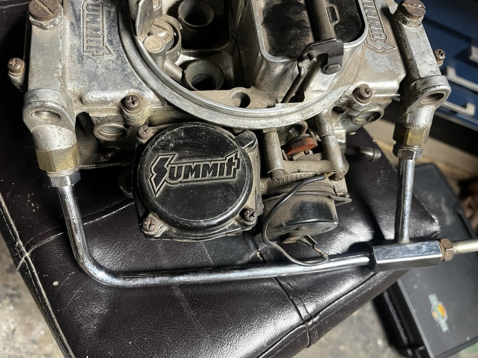 Summit Racing Carburetor 4-Bbl Square Bore 600 CFM Vacuum Secondaries w ...