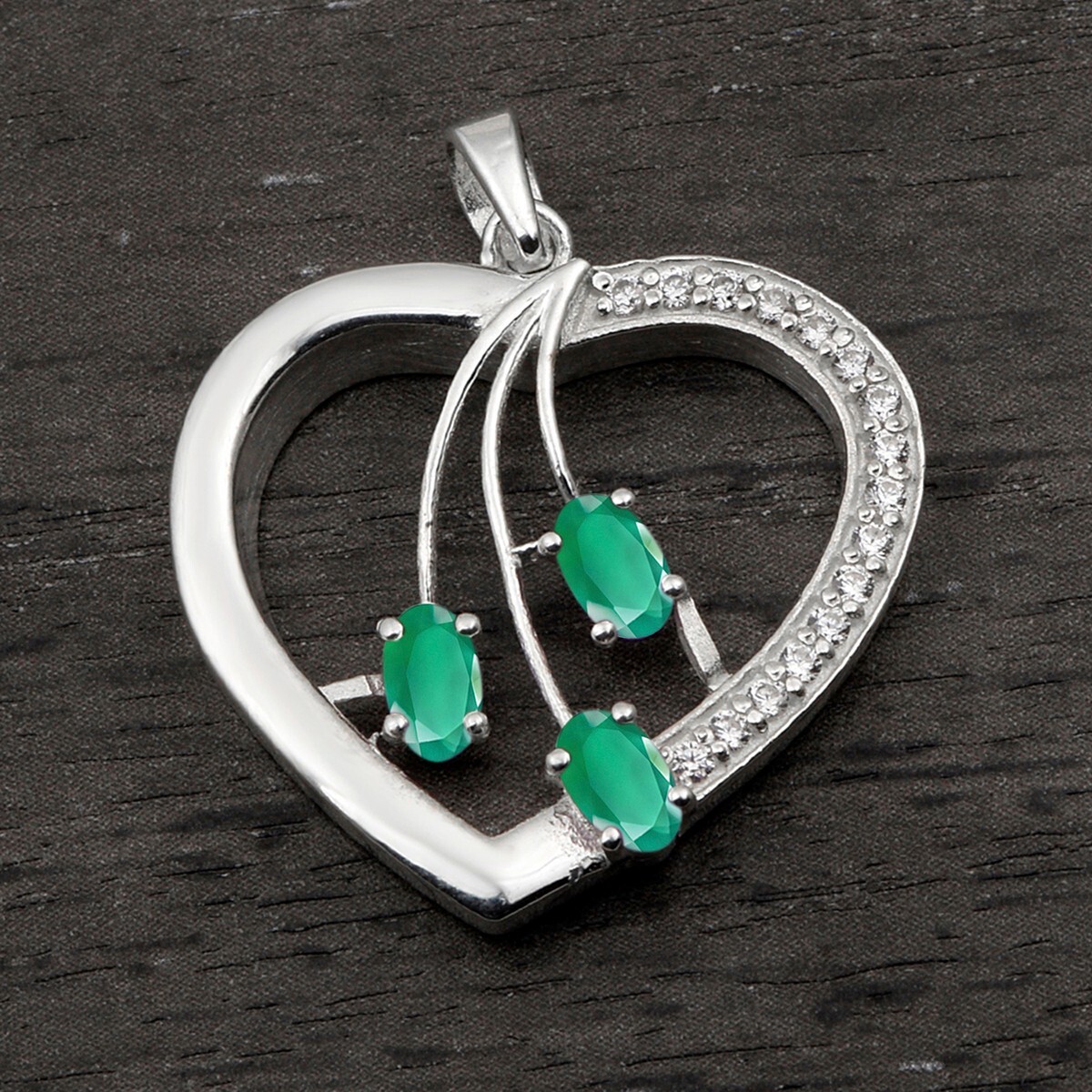 2 MM Green Onyx Gemstone 925 Sterling Silver Three Stone Heart Pendant ...