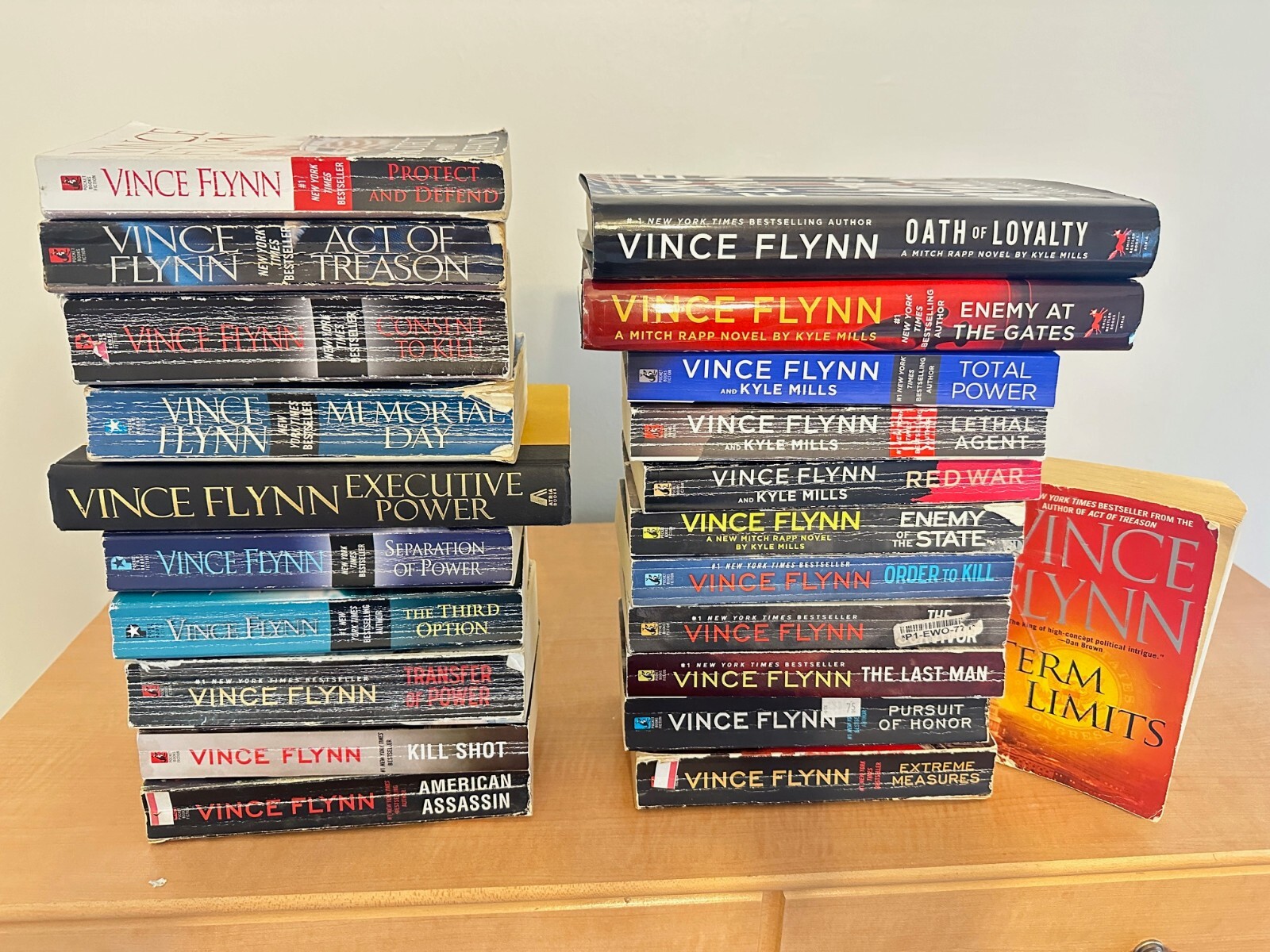 Lot Mitch Rapp Series 19 Books Vince Flynn Plus Bonus Book | eBay