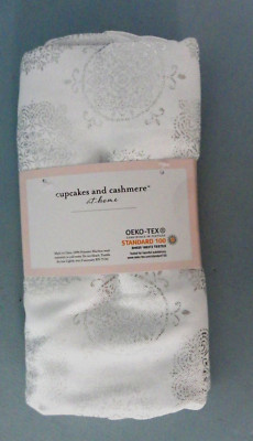 Set Of 8 Napkins Christmas White & Silver Snowflakes Cupcakes ...
