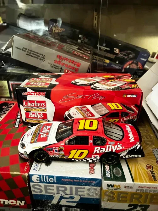 Action 2005 - Scott Riggs #10 Checkers Rally's NASCAR Racing 1:24 ...