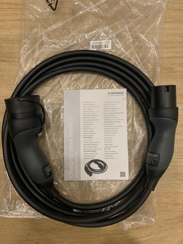Original Mercedes Benz EV charging cable. Part A0005832305 | eBay