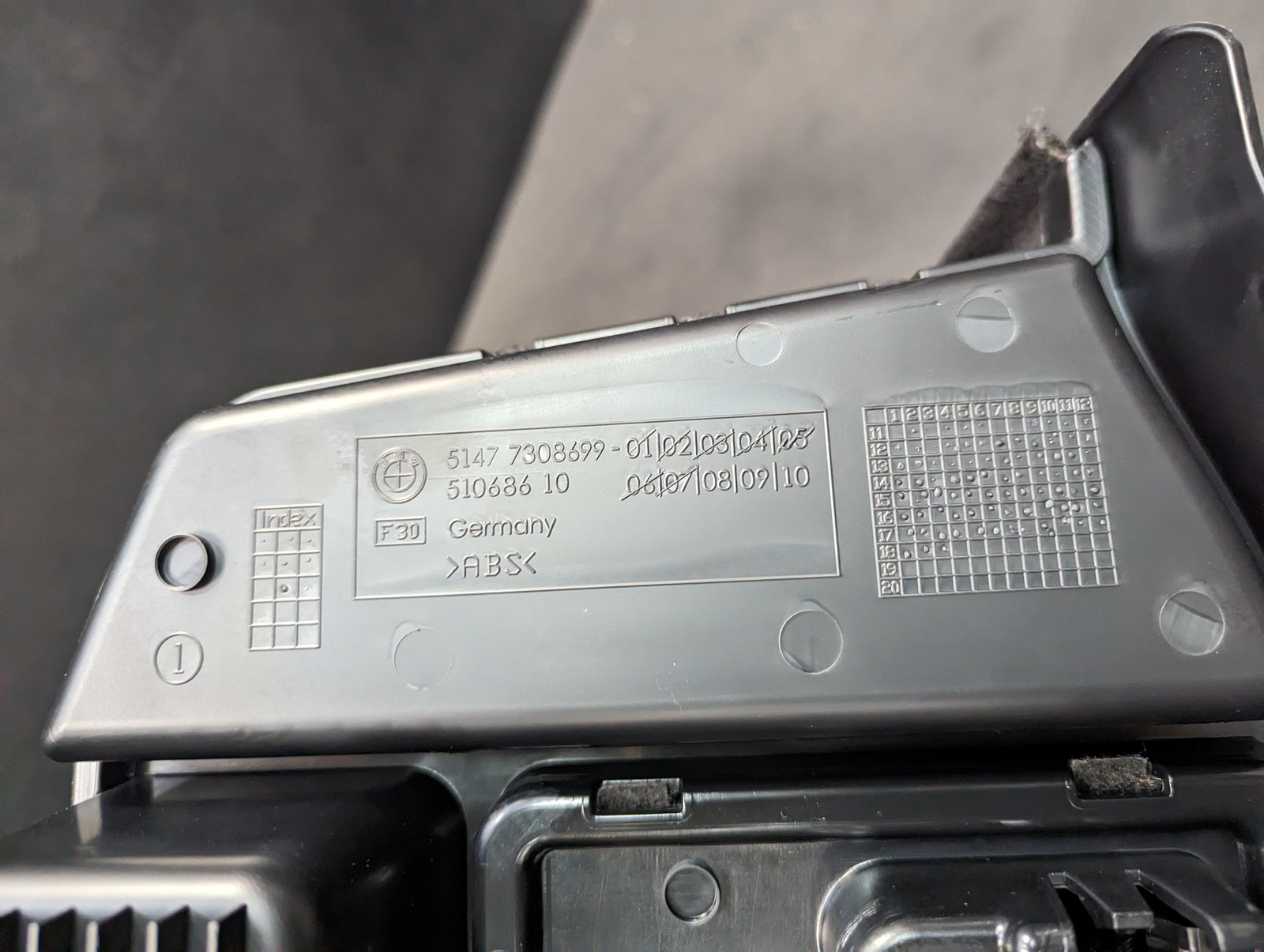 Rear Right Quarter Tool Box & Battery Cover 2018 BMW 330i 51477308699 ...