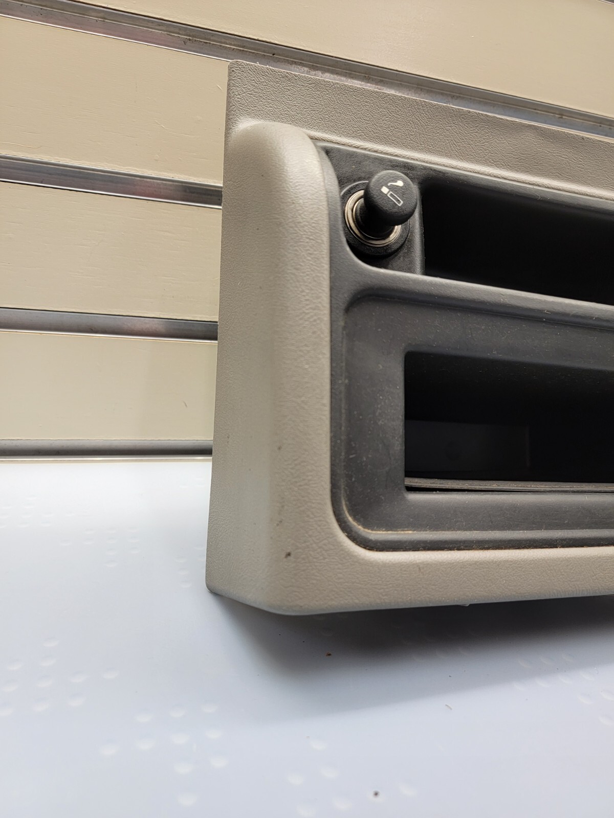 🔥03-06 CHEVY SILVERADO TAHOE GMC SIERRA CENTER CONSOLE STORAGE CUBBY ...