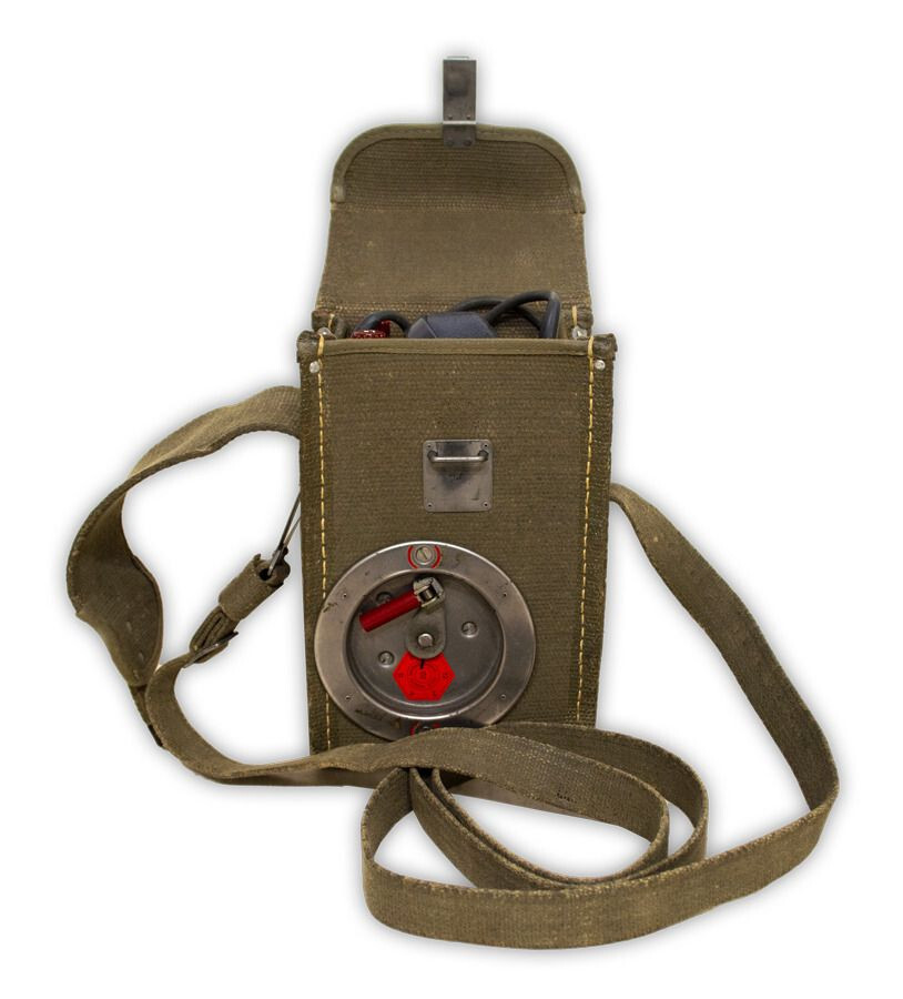 Vintage Swiss Army EN50-A Field Telephones, 4 Phones and Crate | eBay