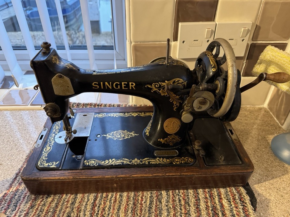 Vintage Singer Hand Crank Sewing Machine with Case | eBay UK