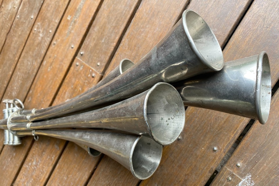 Schalmei (Martinshorn) strange East German reed horn | eBay