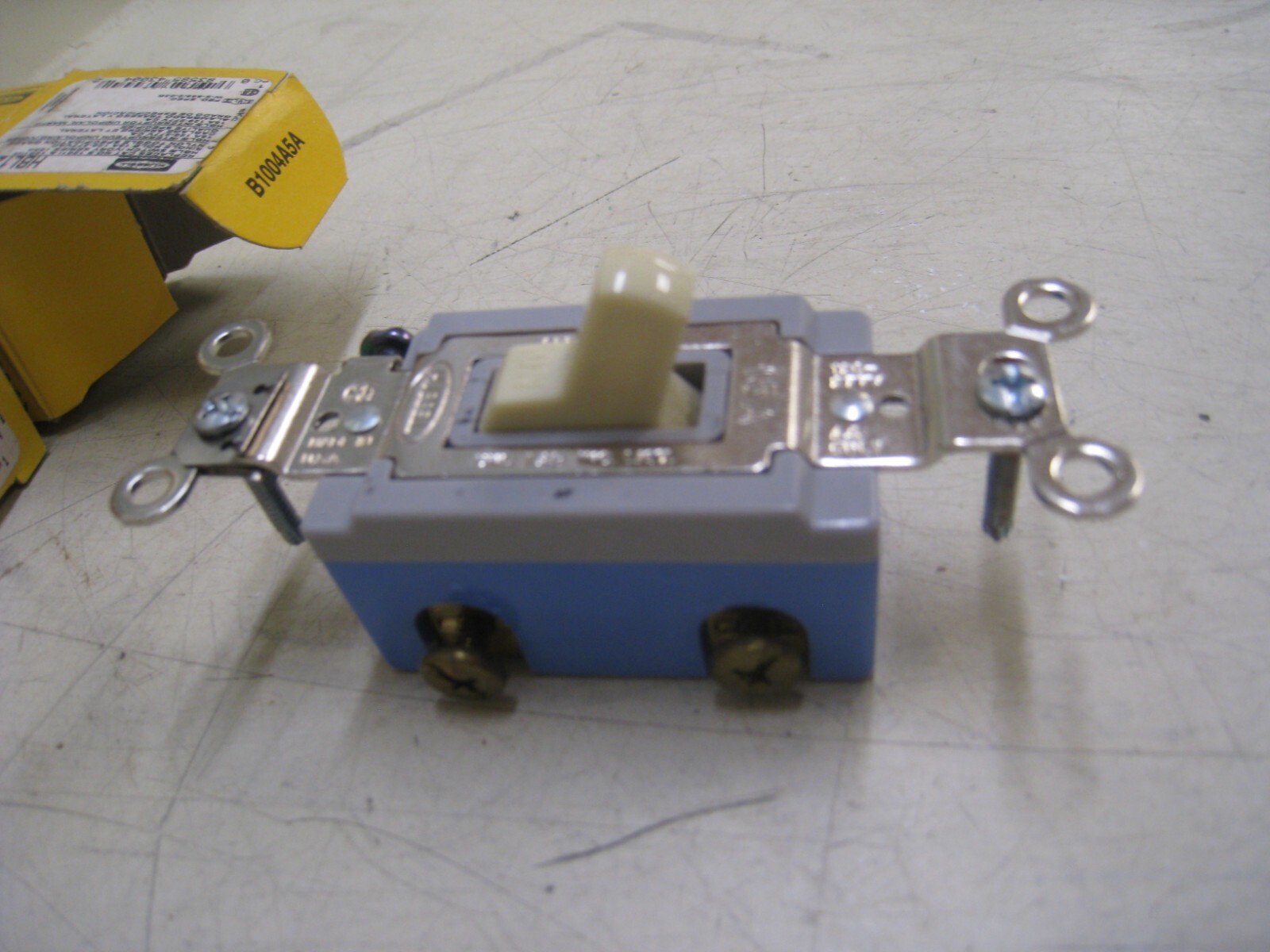 Hubbell Switch HBL1201PL Red Pilot 15A 120-277VAC for sale online | eBay