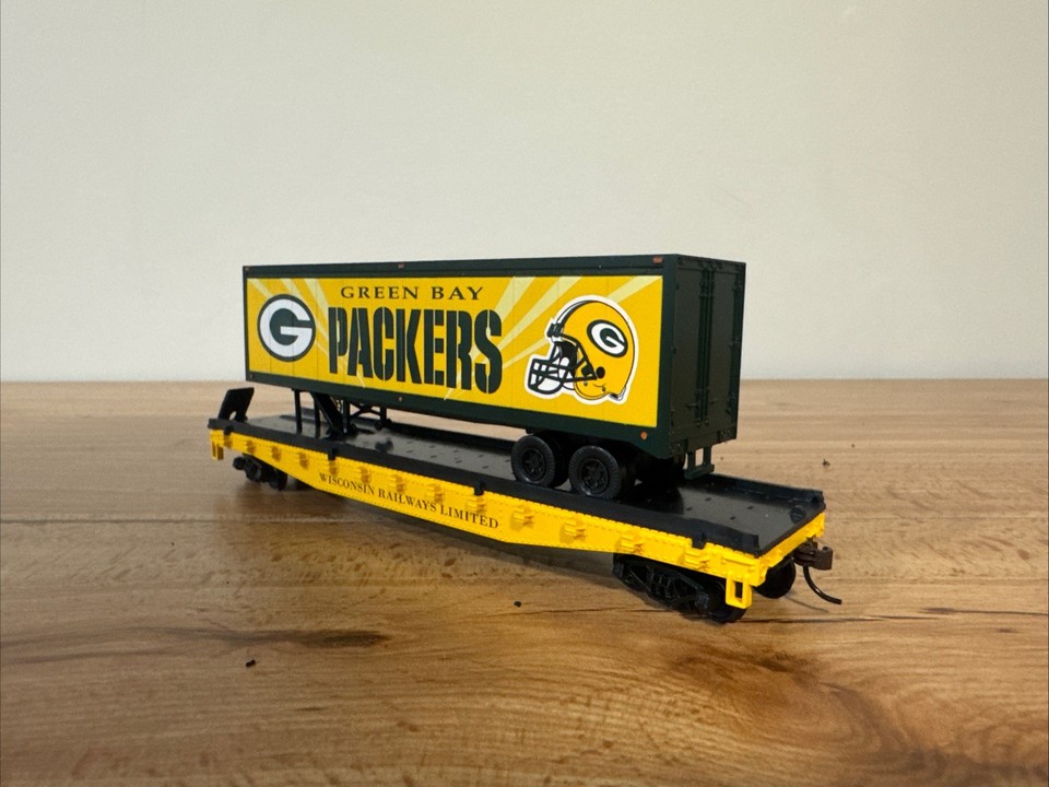Hawthorne Village NFL Football Green Bay Packers Locomotive HO Model ...