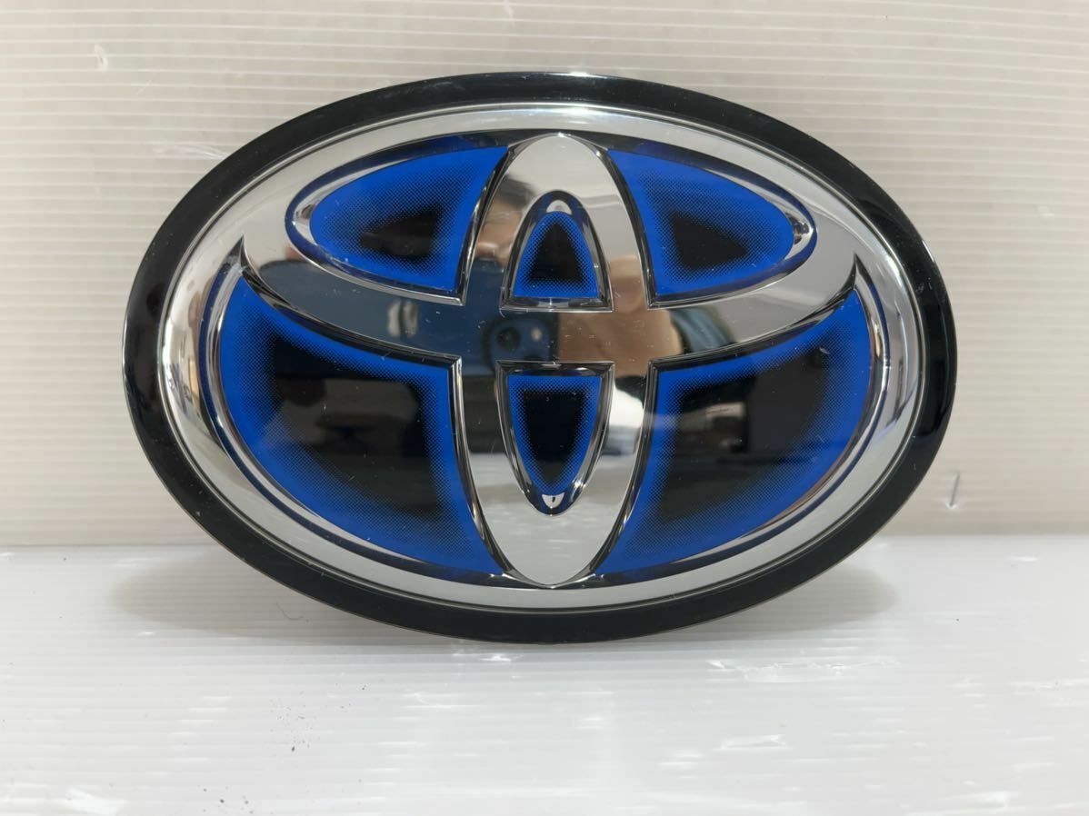 53141-47030 Toyota Genuine Prius C-HR RAV4 Pre-Collision Grill Emblem ...