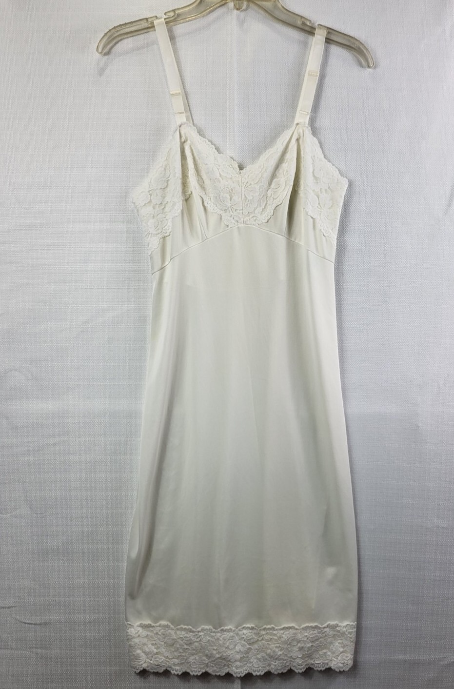 Vintage Pinehurst Lingerie Off-White Satin Nylon Nigh… - Gem