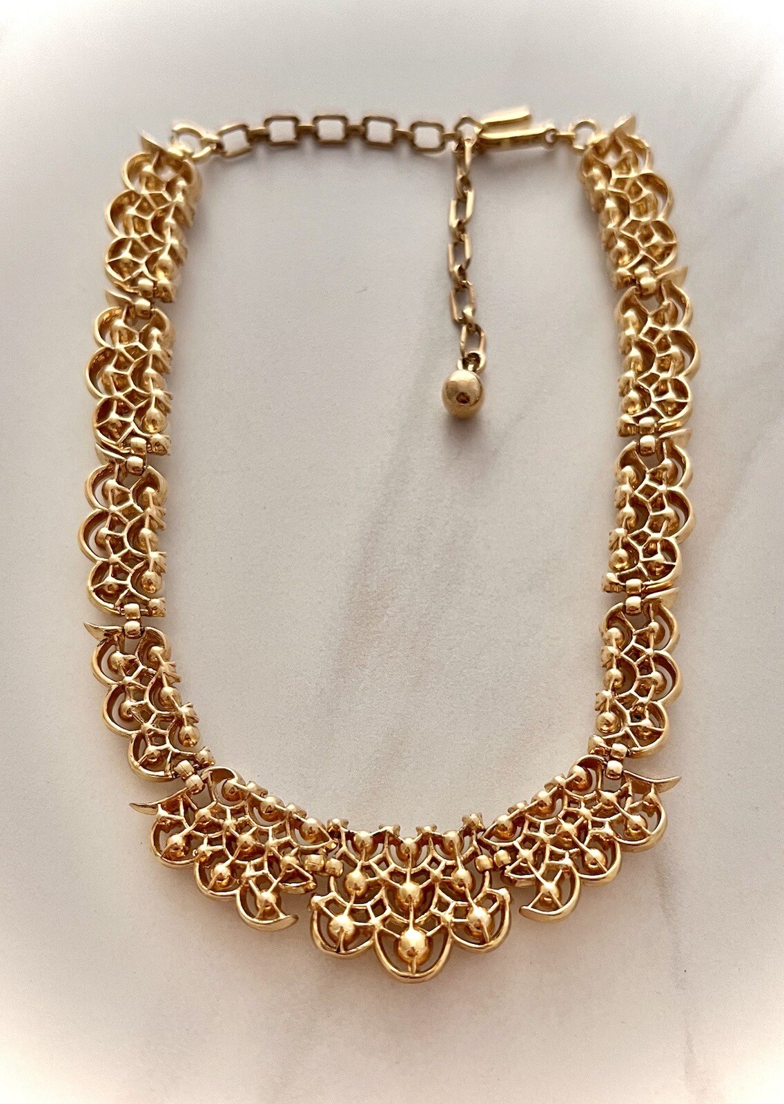 STUNNING TRIFARI FAUX PEARL & RHINESTONE NECKLACE - Gem