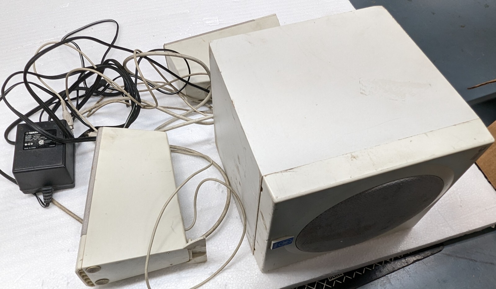 Yamaha YST-MS201 White - Computer Speakers & Subwoofer Not Working Bad ...