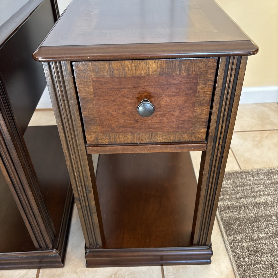 Pair Signature Design by Ashley Contemporary Breegin Chairside End ...