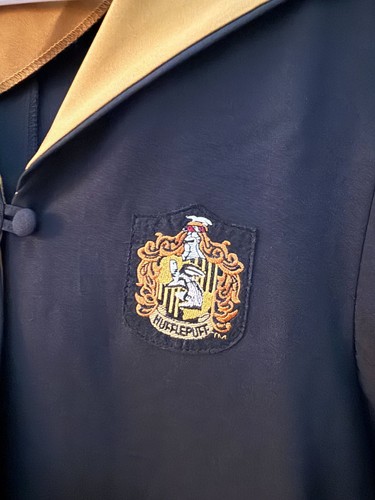 UNIVERSAL STUDIOS Vintage Gryffindor™ (XXS) and Hufflepuff™ (S) Youth ...