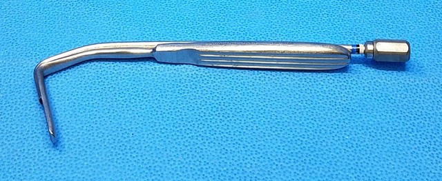 Snowden-Pencer 88-1028 Aufricht Retractor w/ Fiberoptics 7" for sale ...