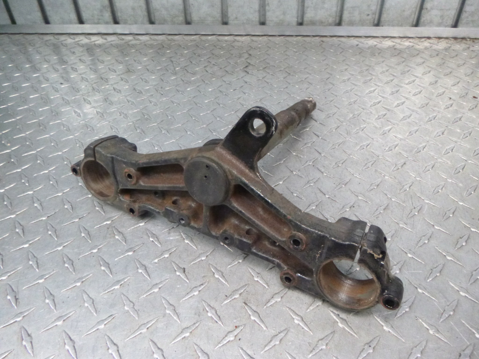 06 Yamaha Silverado Roadstar XV1700A Bottom Lower Triple Tree Steering ...