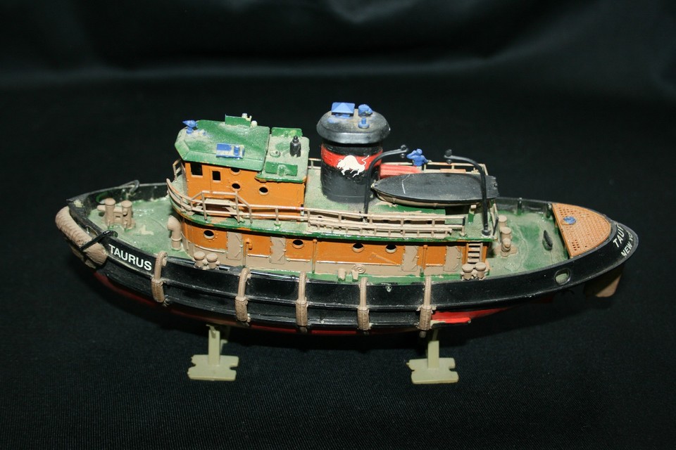 Revell Harbour Tug Boat 1:108 scale models for parts, spares or repair ...