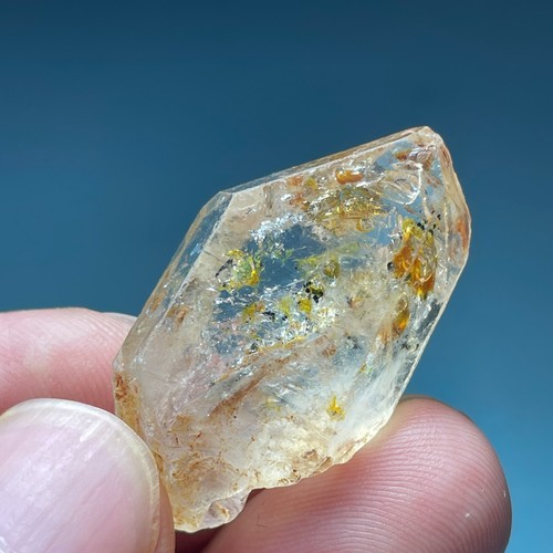 Petroleum Quartz Point Natural Moving Water Bubble Inside | Collector's ...