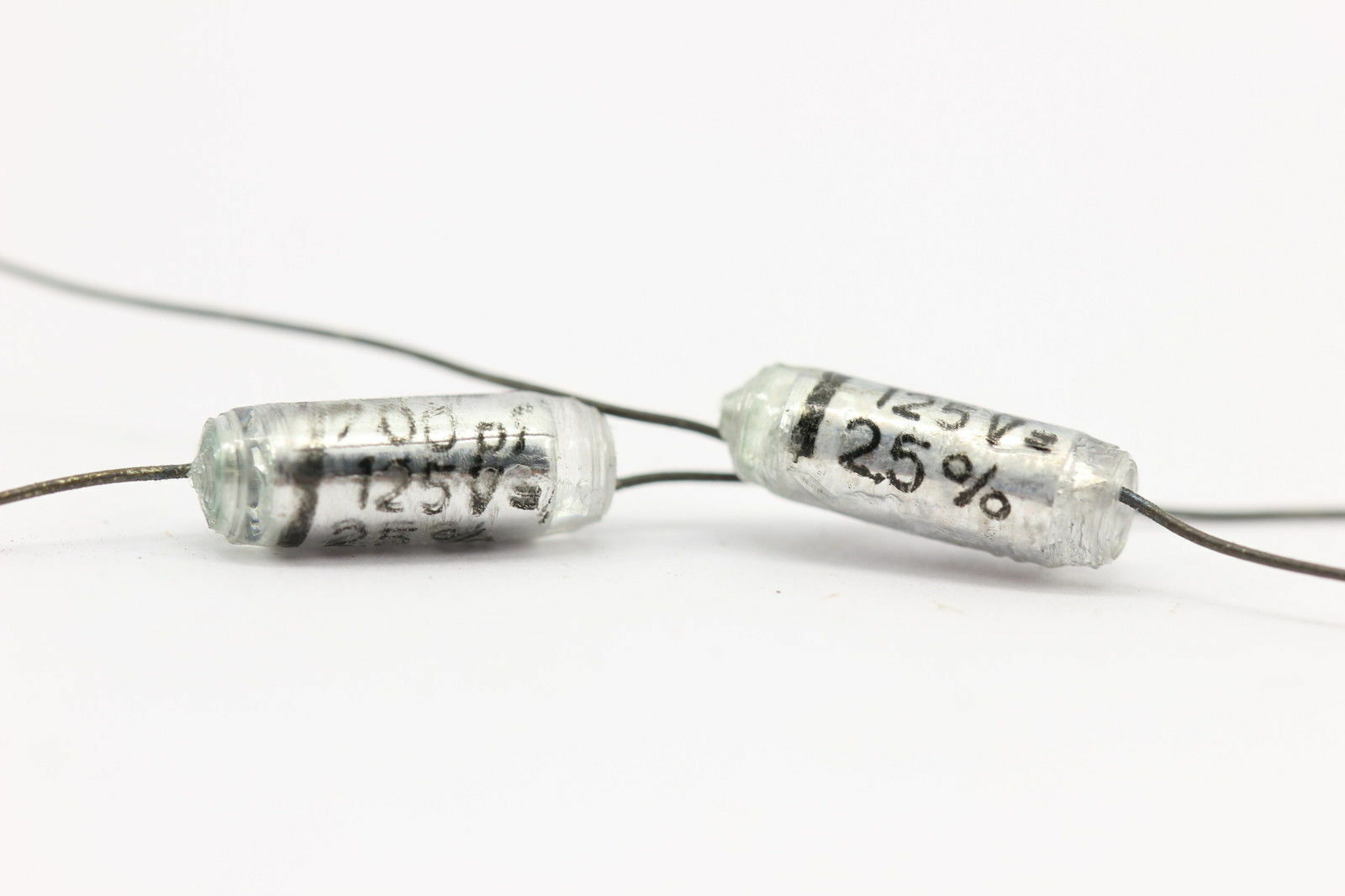 STYROFLEX CAPACITOR 700pF 125V 2.5% NOS 5PC ...