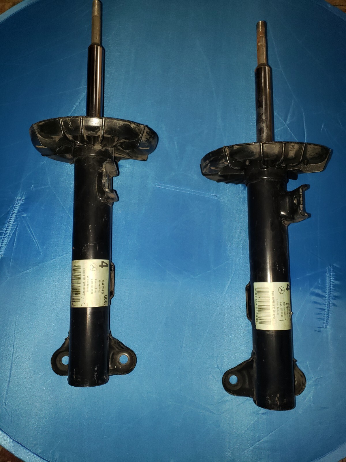 02-05 Mercedes W203 C230 Coupe Front Right & left Shock Absorber Struts ...