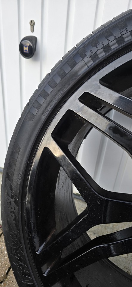 RANGE ROVER STYLE 5008 ALLOY WHEELS GLOSS BLACK LR060549 AND TYRES 22 ...