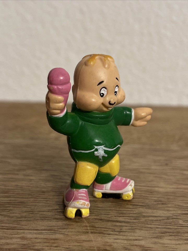 Theodore Chipmunk W/skates & Ice cream 2.5” Figure VNTG (1983) Plastic ...