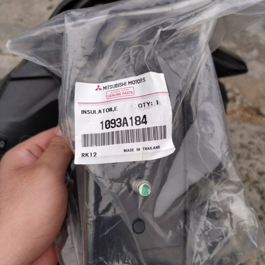 Genuine Mitsubishi 1093A184 OEM Left Engine Mounting 15-23 Montero ...