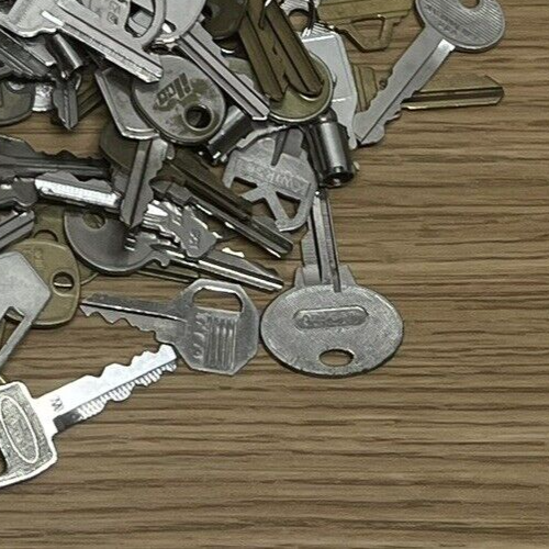 HUGE MIXED LOT of 1000 ALL SILVER TONED KEYS C | eBay