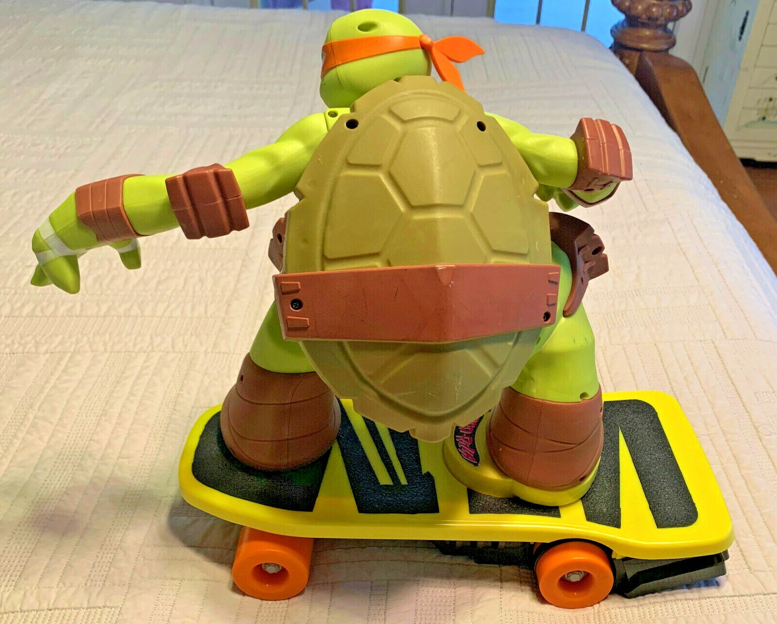 TMNT ARGO-RILLA SKATEBOARD TEENAGE MUNANT NINJA TURTLES MIKEY 14" TALL ...