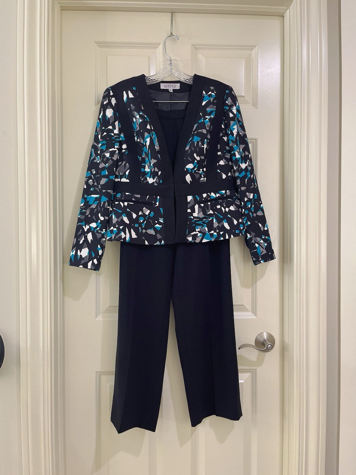 kasper women 2- piece suits size 6P - Gem