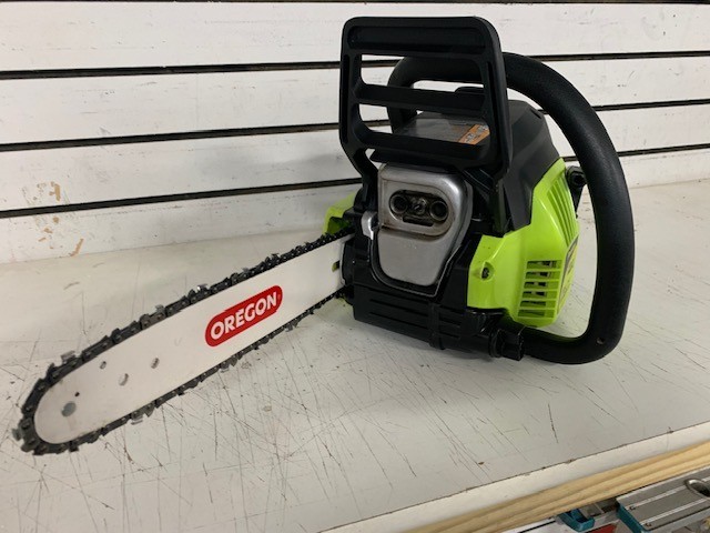 POULAN P3314 2 STROKE POWERED 33cc CHAINSAW BETTER THAN NEW VERY NICE ...