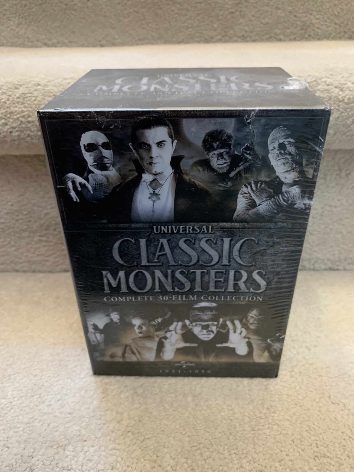 Universal Classic Monsters Complete 30-Film Collection 21 DVD Box Set ...