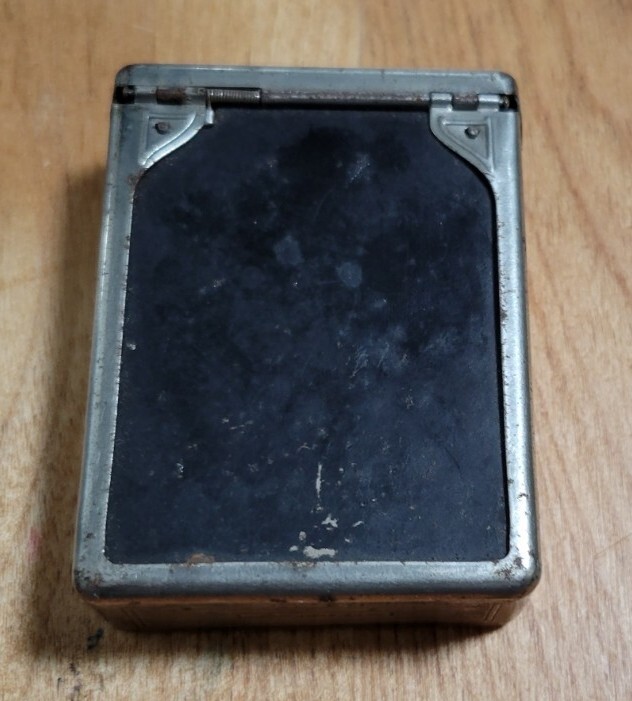 RARE! Vintage Jemco Hold-A-Pak Silver Spring Top Desk Top Cigarette ...