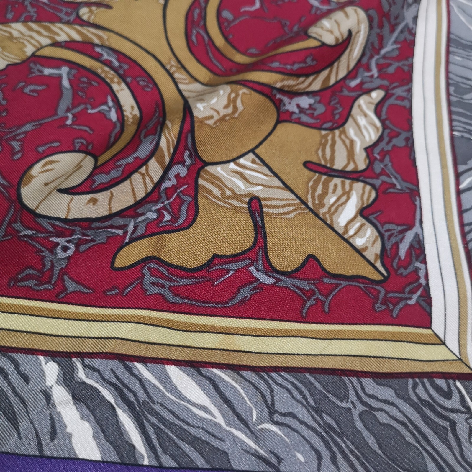 P105 Pierre Balmain Scarf Mysterious Violet Clock Flo… - Gem