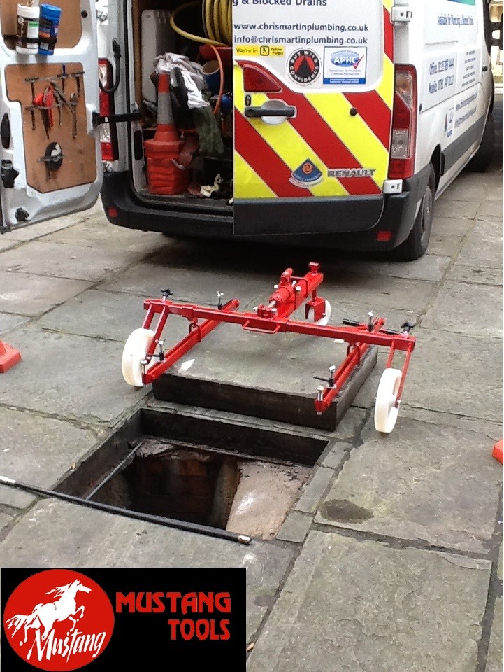 Mustang Hydraulic Manhole Drain Cover Lifter DQ1, Lifts Access Points ...