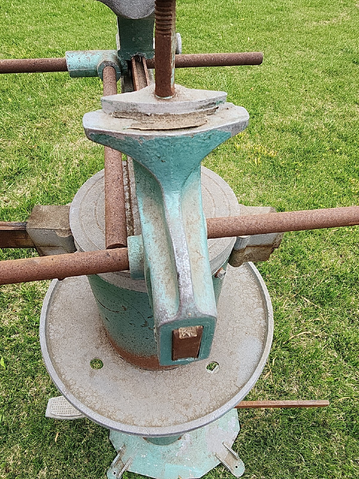 SERRANO NO-AWL TENNIS RACKET STRINGER MODEL UV-550-B WITH STAND SEE ...