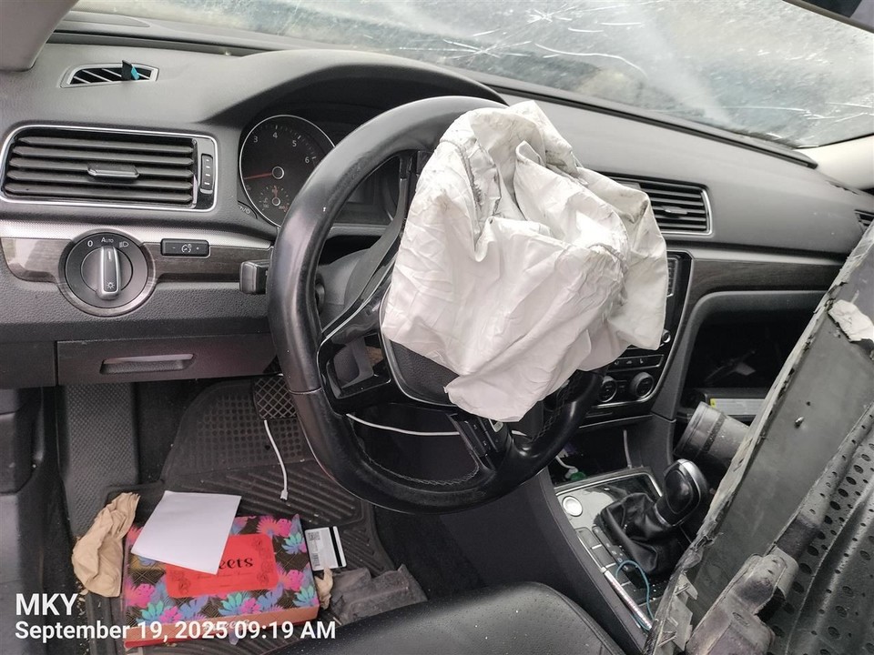 RIGHT BLIND SPOT OEM 16-19 VOLKSWAGEN PASSAT 1YR WRNTY | eBay