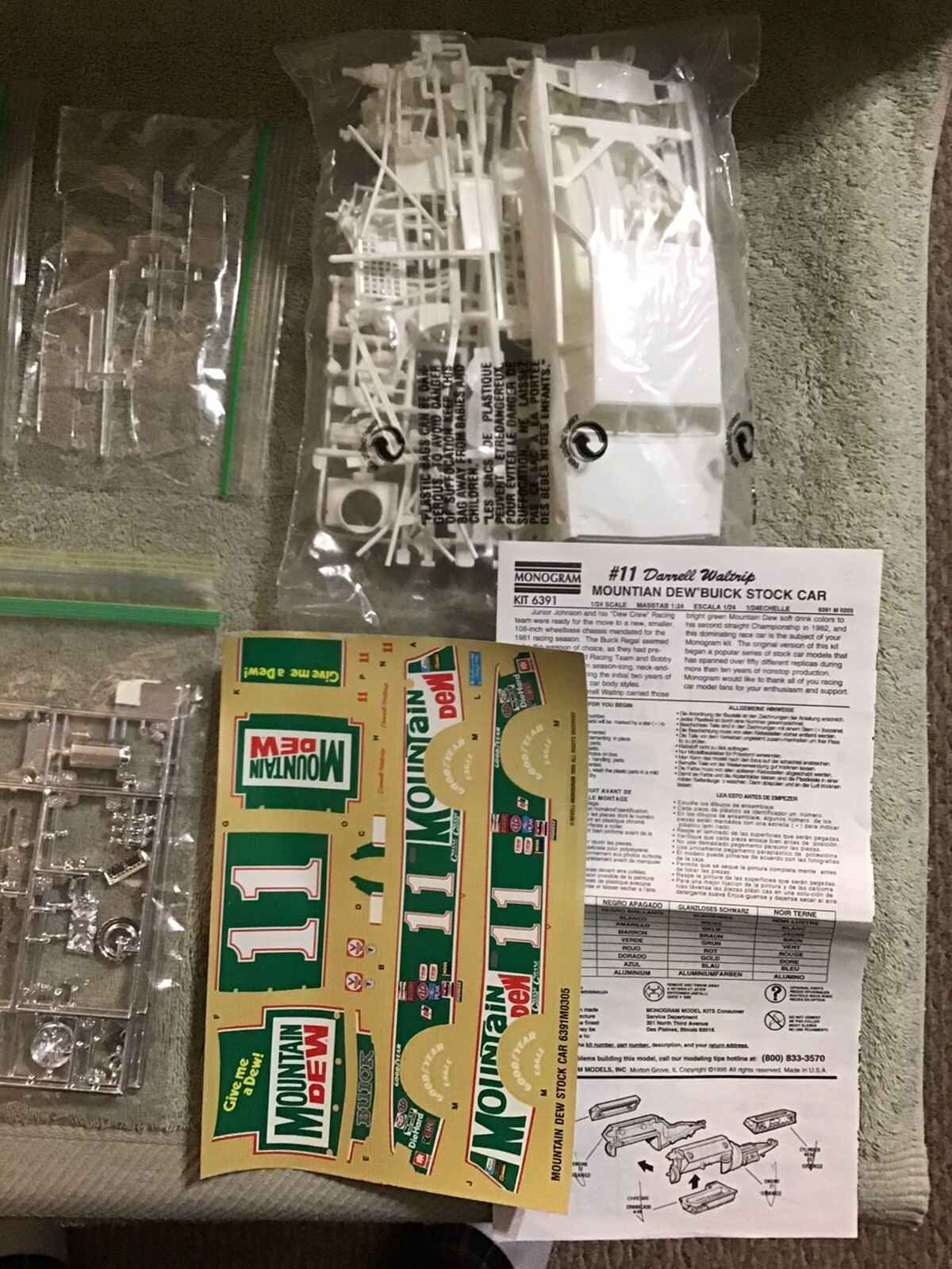 DARRELL WALTRIP #11 Pepsi Challenger & Buick Mt Dew 1994 Monogram Model ...