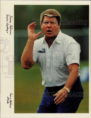 Press Photo Coach Jimmy Johnson of Dallas Cowboys gives signal to his ...