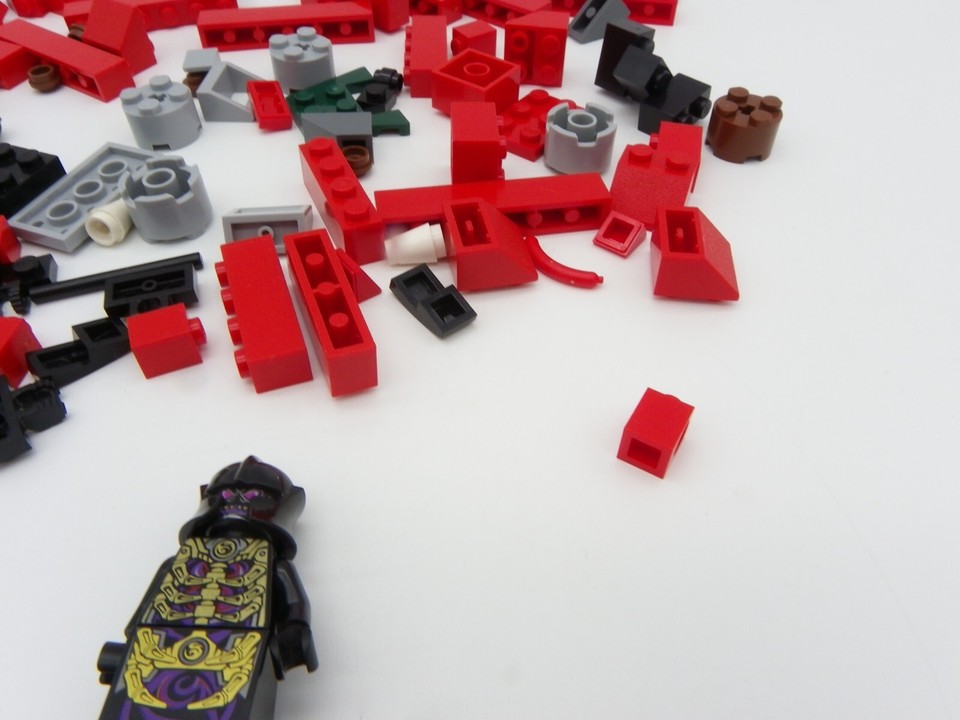LEGO NINJAGO: Battle For Ninjago City 70728 Partial Set Overlord Golden ...