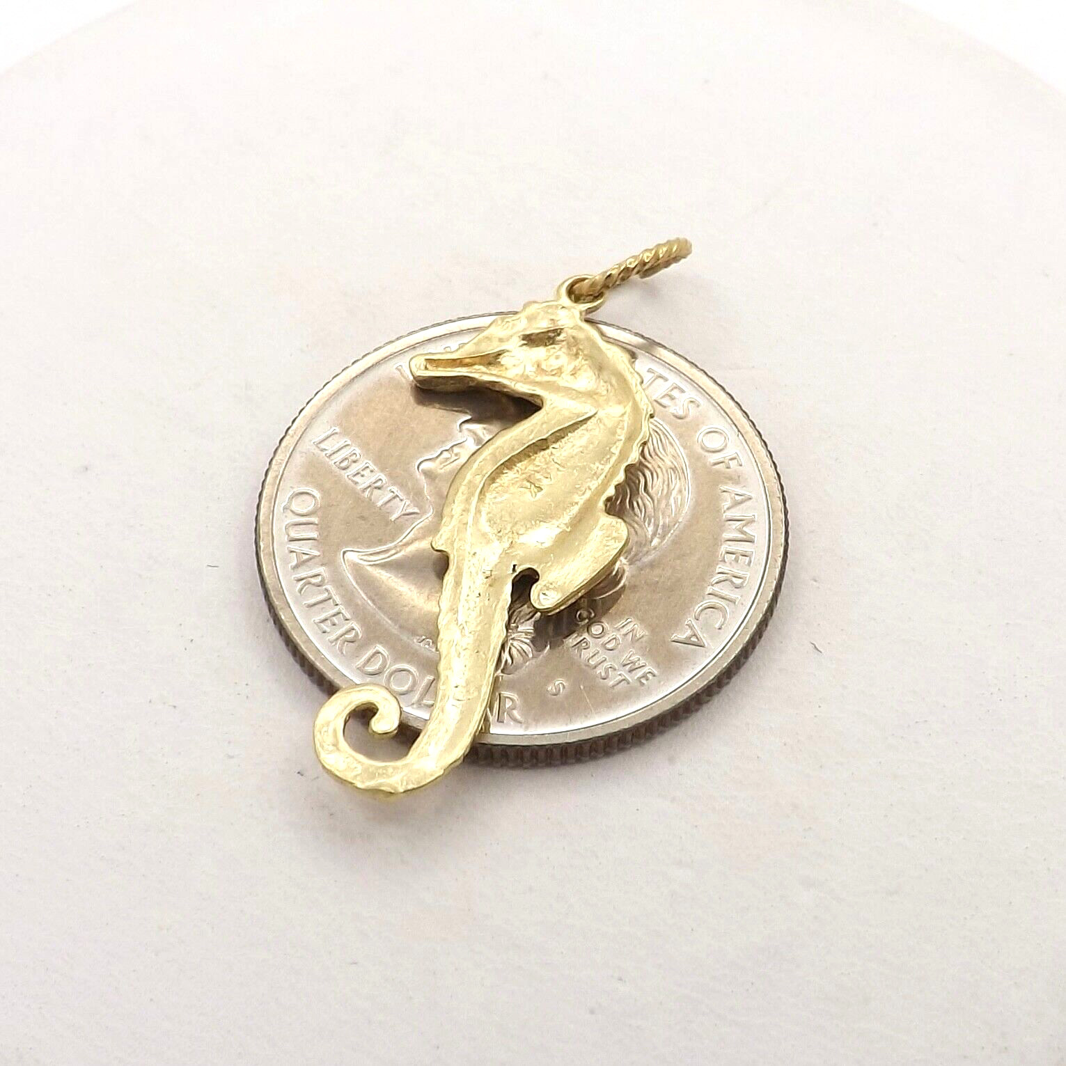 14k Gold Seahorse Charm Pendant Diamond Cut Vintage - Gem