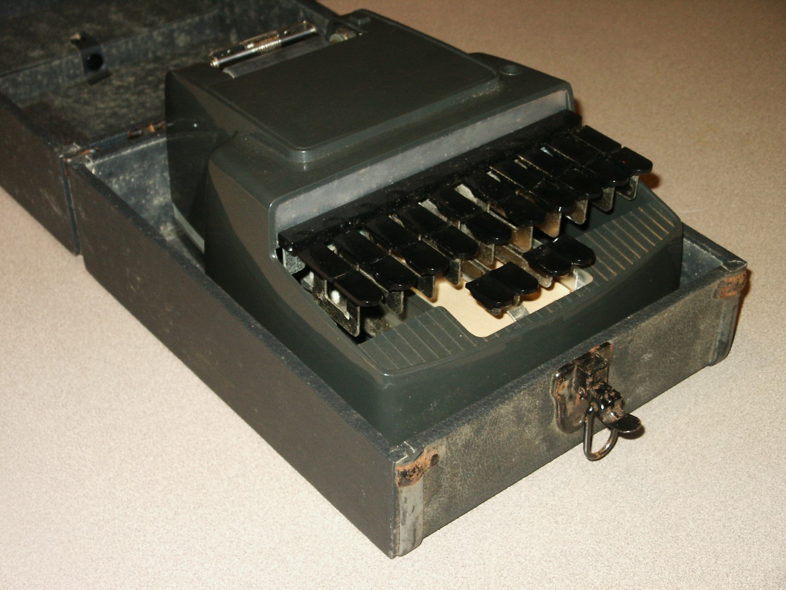 VINTAGE STENOGRAPH MACHINE REPORTER MODEL WITH HARD CASE MADE IN THE ...