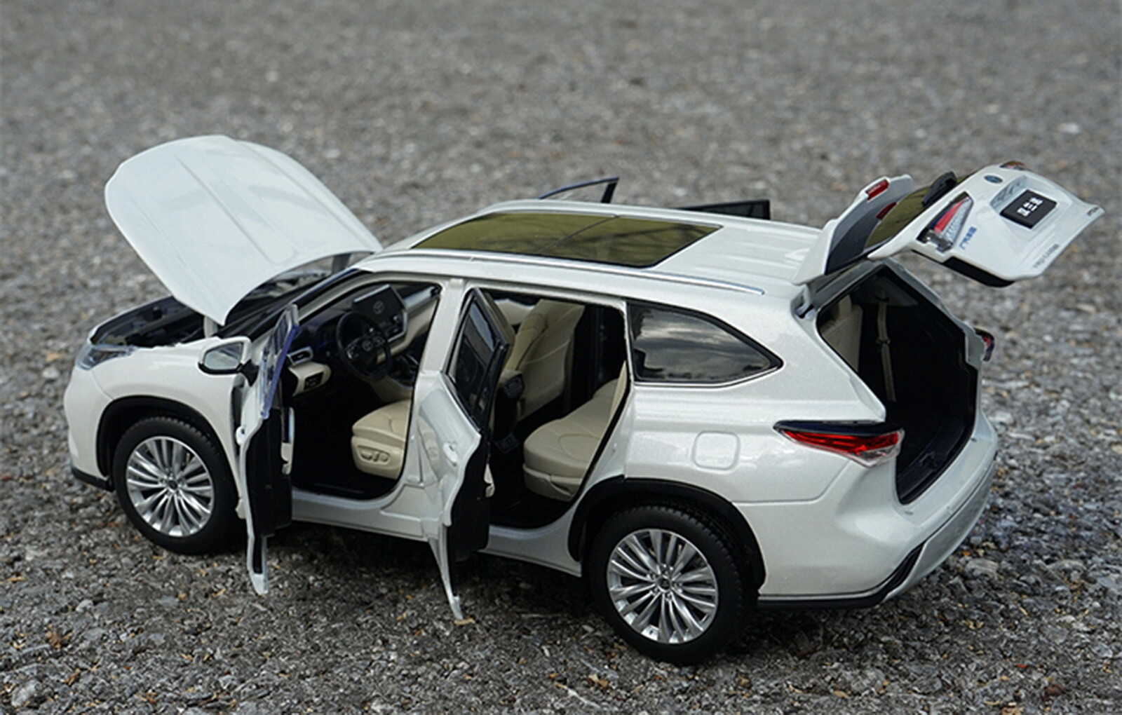 1/18 Scale Toyota Highlander 2022 White Diecast Car Model Toy ...