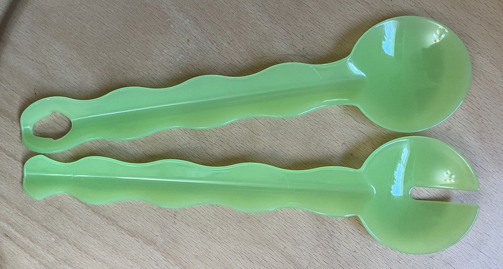 Tupperware Impressions Green Salad Tongs & Draining Spoon Set Of 2 ...