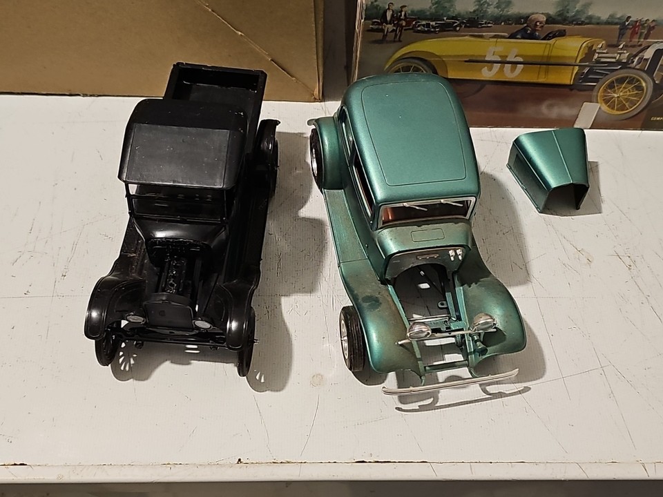 AMT T-129-200 29 Ford Model A Roadster 3in1 Double 1:25 PARTICALLY ...