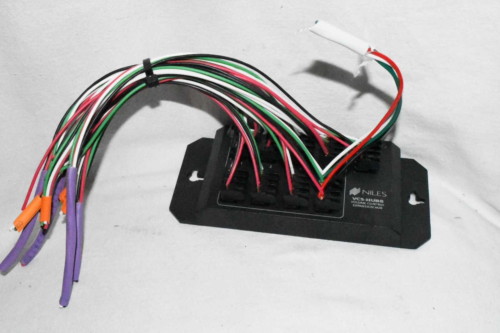 Niles Audio VCS HUB8 Speaker Distribution Hub (1G) | eBay