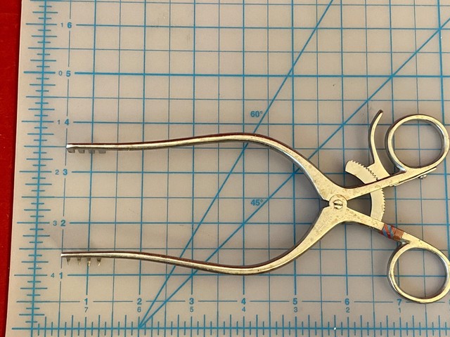 V. Mueller NL952 D'errico-adson Retractor Angular Shanks Mj4 for sale ...