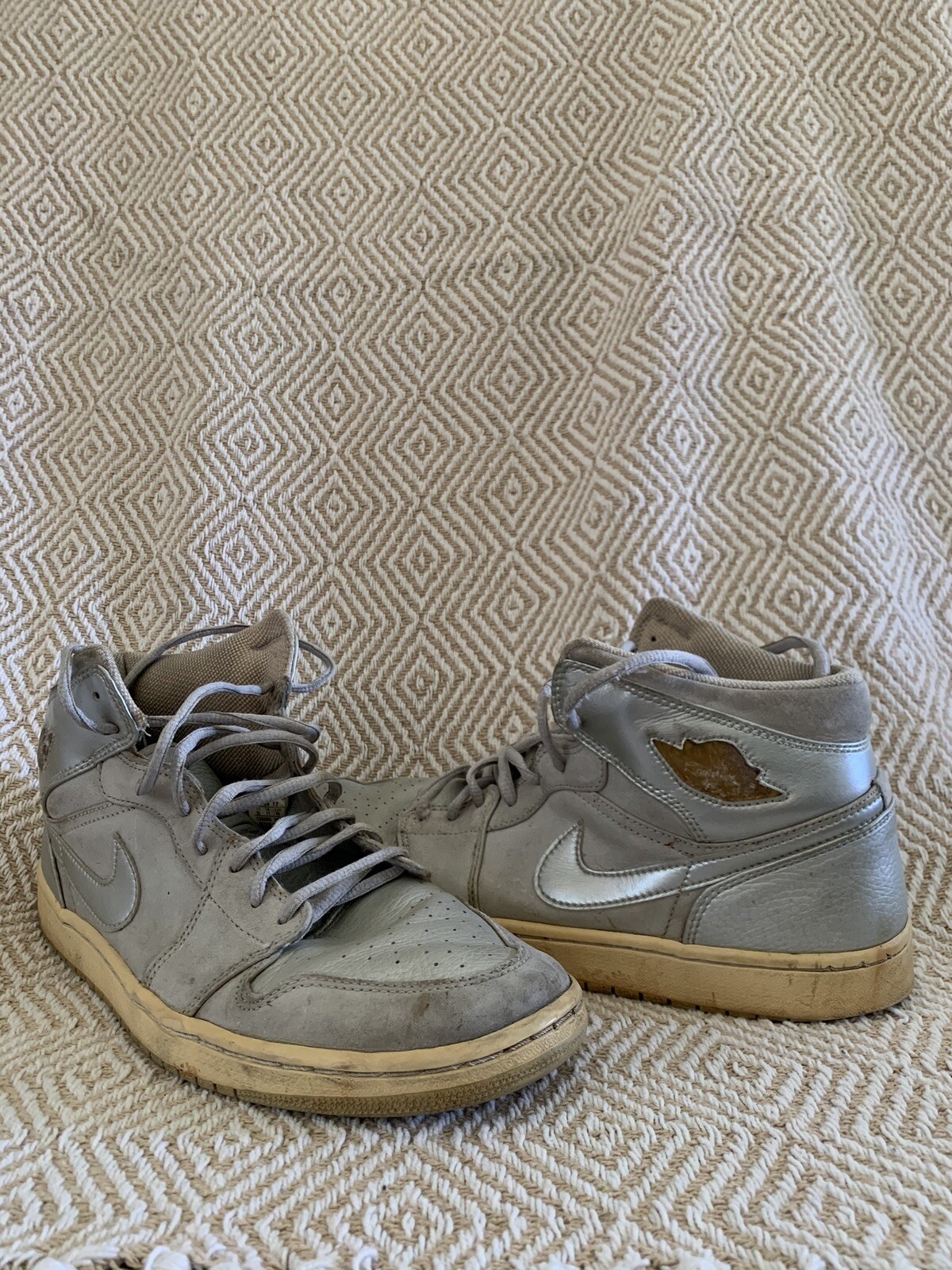 Nike Air Jordan 1 2001 Retro Neutral Grey Metallic Si… - Gem